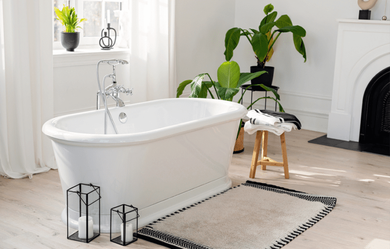 A Detailed Guide To Bathtub Faucet Installation - Made’s Plumbing